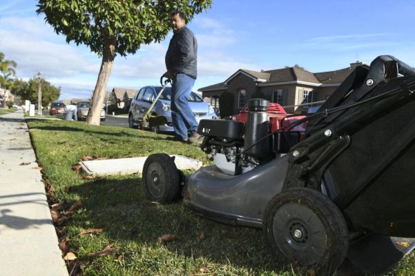 California AB 1346 bans sale of new gas-powered landscape equipment by ...